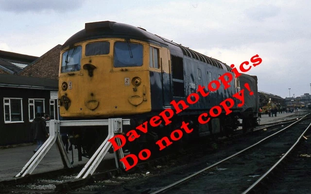 ORIGINAL 35MM Slide Railway Diesel -26013 @ Crewe Works May 1980 £3.75 ...
