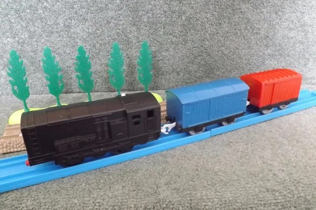 TOMY TRACKMASTER THOMAS Trains/Tomica--Devious Diesel,Matt Version, 3 ...