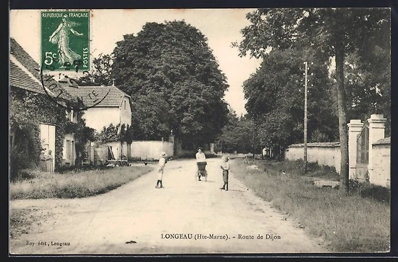 CPA LONGEAU, ROUTE de Dijon avec enfants jouant dans la rue EUR 7,00 ...
