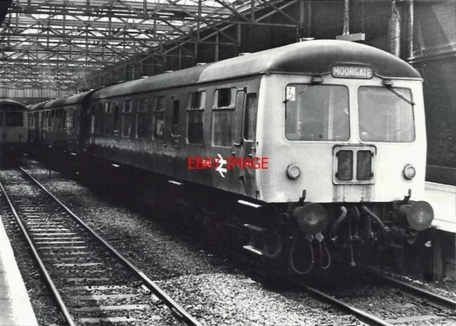PHOTO CLASS 105 2-Car Dmu No Se56459 At Kings Cross Station (View 4 ...