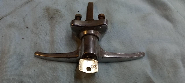 MORRIS MINOR 1000 saloon boot latch boot lock botot handle £30.00 ...