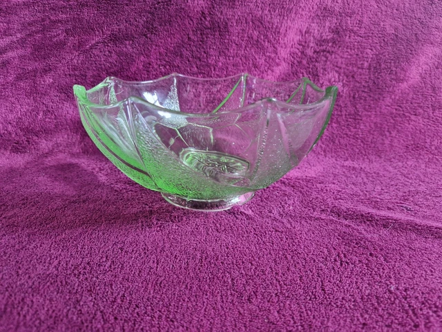 VINTAGE SOWERBY ART Deco Elegant Green Glass Bowl Patterned Design £14. ...