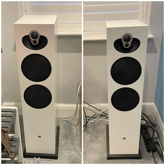 LINN MAJIK 140 speakers in white with Linn upgrade stands - excellent ...