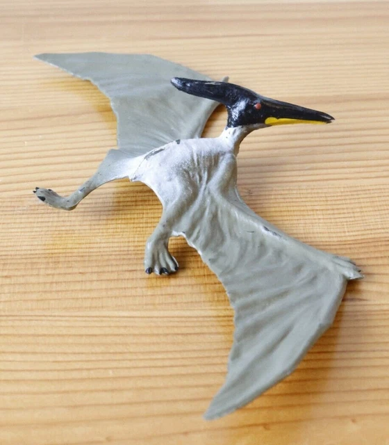 RARE INVICTA BRITISH Natural History Museum Painted Pteranodon Figure ...