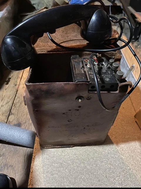 US ARMY SIGNAL Corps Army type EE-8-B Field Phone & Leather Cases. £80. ...