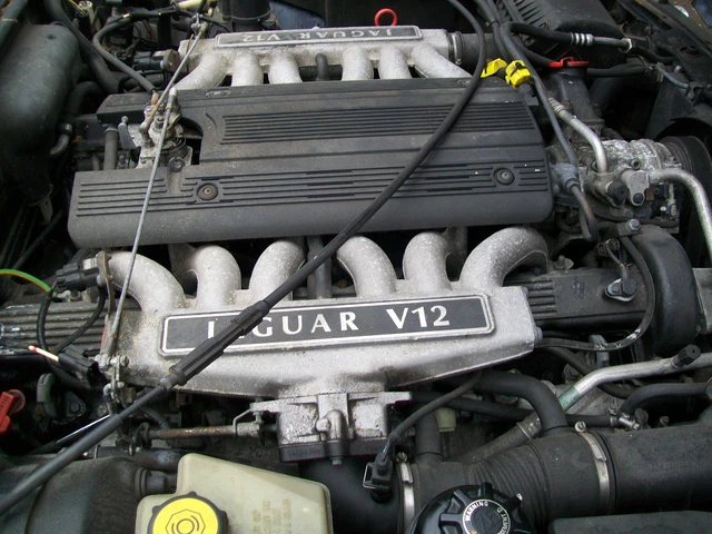 JAGUAR V12 PLASTIC engine cover x300 x305 xj81 xj40 £80.00 - PicClick UK