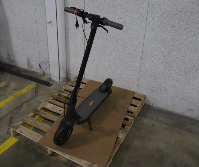 SEGWAY NINEBOT KICKSCOOTER Max G30P Electric Scooter | 18.6Mph | Local ...