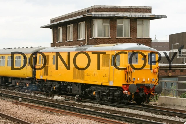 UK DIESEL TRAIN Railway Photograph Of Class 73 73138 Loco. (Rm73-213) £ ...