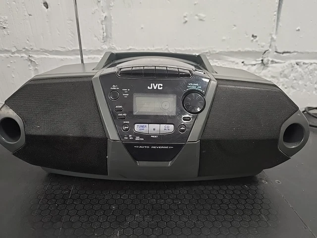 JVC RC-QN3 PORTABLE Radio Cassette CD Player Boombox - CD Not Working ...