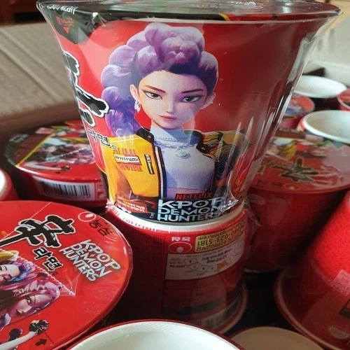 (K-POP DEMON HUNTERS Limited Edition) Spicy Shin Ramyun Cup Noodles ...