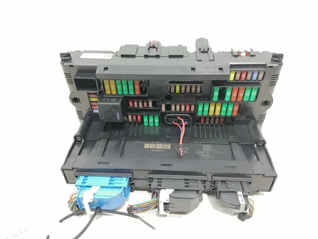 BMW 5 SERIES Fuse Relay Power Distribution Box Front F10 2009-2017 ...