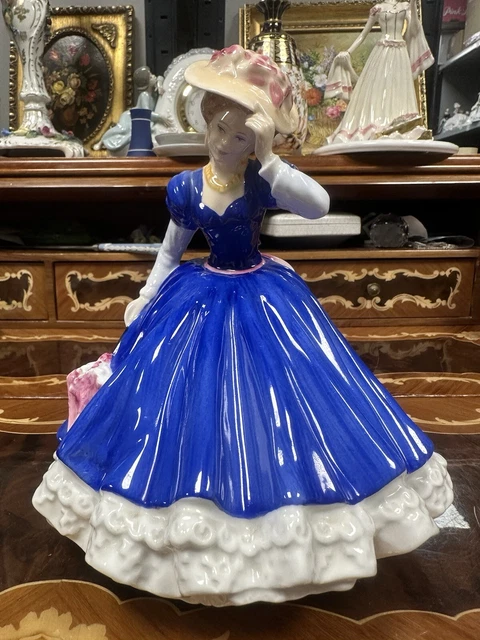 VINTAGE ROYAL DOULTON Figurine, 'Mary’, 1992. Figure of the Year, HN ...