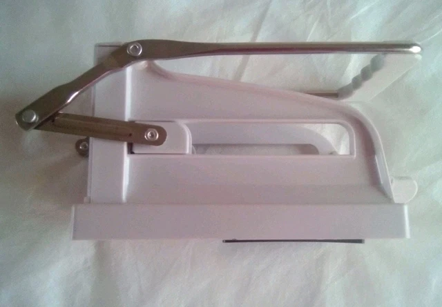BRAND NEW PLASTIC Potato Vegetable Chipper Chips & Fries Cutter White ...