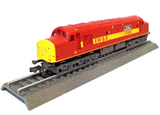 N GAUGE STATIC Model Class 37 Sir Dyfed EWS Livery No.37886 Loco ...