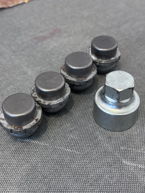 GENUINE FORD ALLOY Locking Wheel Nuts & Key, Focus, Fiesta, Ranger ...