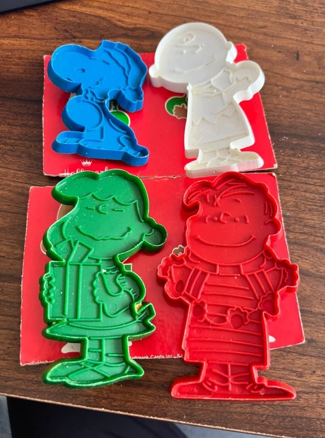 VINTAGE PEANUTS ~ Snoopy Charlie Lucy Linus ~ 4-5" ~ Cookie Cutters $9. ...