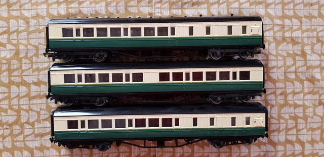 BACHMANN OO GAUGE Thomas and Friends - Set of Gordon's Express Coaches ...