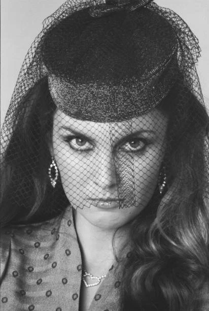 CAROLINE MUNRO JAMES Bond actress The Spy Who Loved Me OLD PHOTO 27 $8. ...