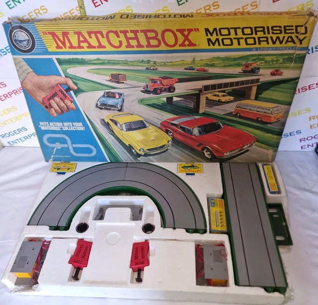 MATCHBOX MOTORISED MOTORWAY M2 Set Vintage Lesney Original Box & cars ...
