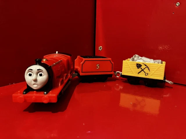 SCARED JAMES SURPRISE Face Trackmaster Motorised Battery Train Thomas ...