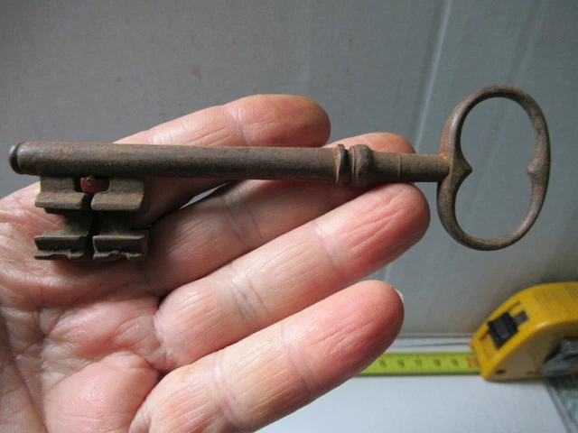 ANCIEN CLE CLEF Antique Old Key Alter Schlüssel Vecchia Chiave Llave ...