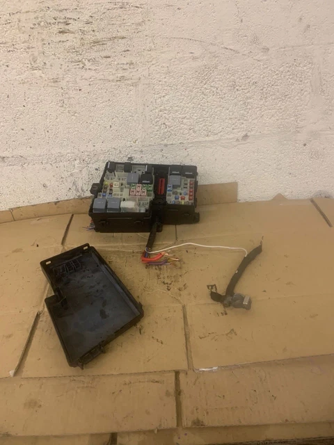 FORD FOCUS MK3 Fuse Box Relay Box Engine Bay 1.6 Petrol (11-14) £19.89 ...