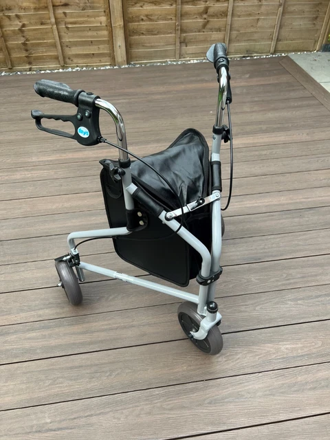 LIGHTWEIGHT THREE WHEELED Rollator Walker Tri Walker Mobility Walking ...