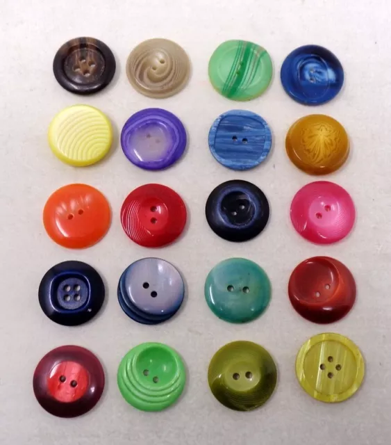 LOT DE 20 Boutons anciens en lucite - Mercerie vintage EUR 4,00 ... LOT DE 20 Boutons anciens en lucite - Mercerie vintage EUR 4,00 ...