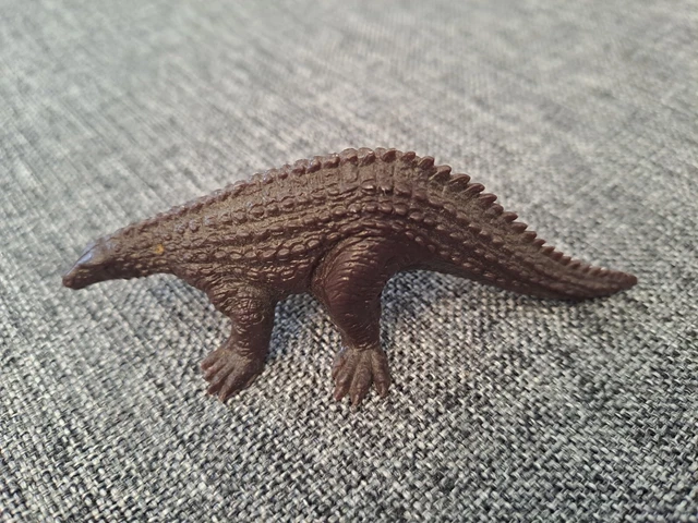 VINTAGE INVICTA PLASTICS Scelidosaurus Dinosaur British Museum 1970's ...