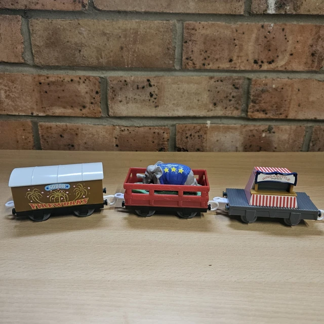 TOMY TRACKMASTER THOMAS the tank engine train, set sodor firework ...