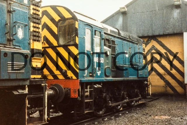 UK DIESEL TRAIN Railway Photograph Of Class 08 Shunter 08853 Loco. Rm08 ...