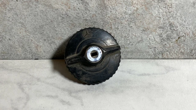 ORIGINAL MERCEDES BENZ /8 W115 fuel cap lock (WITHOUT key) DE £17.61 ...