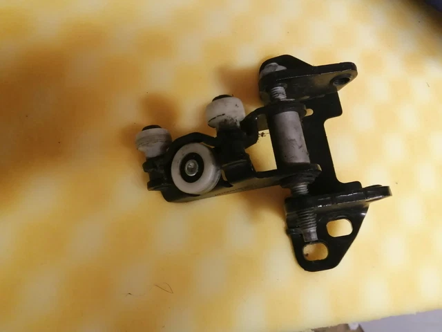 GENUINE MERCEDES SPRINTER Middle Left Sliding Door Roller 2006/17 ...