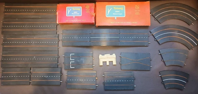 TRIANG MINIC MOTORWAY track, includes humpback bridge, straights curves ...