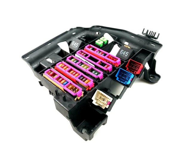 AUDI Q5 80A S LINE Sicherung Relais Box Terminal Halter Einheit ...