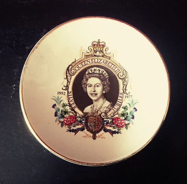 Queen Elizabeth Silver Jubilee Plate IN VENDITA! - PicClick IT