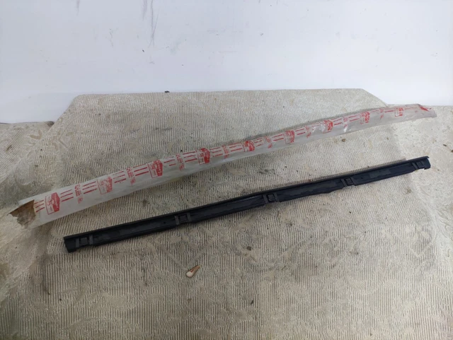 NOS OEM TOYOTA トヨタ Rear Door Glass Weatherstrip Corona Rt80 Rt81 ...