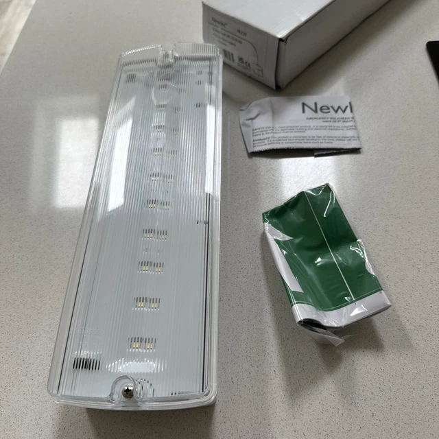 NEWLEC NLE3B E3 Bulkhead 2W LED M/NM IP65 C/W Euro Legend NEW £9.50 ...