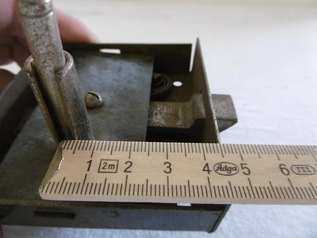 KASTENSCHLOSS SCHLOSS SCHLÜSSEL funktionsfähig Antik Tür Torschloß aufschraubar. EUR 26,50 ...