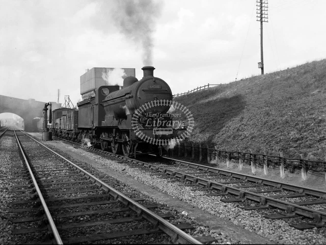 PHOTO BRITISH RAILWAYS Steam Locomotive 64218 Class J6 at Grantham in ...
