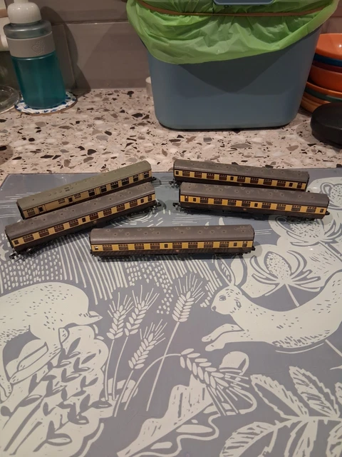 GRAHAM FARISH N Gauge Rake Of 5 Coaches £39.17 - PicClick UK