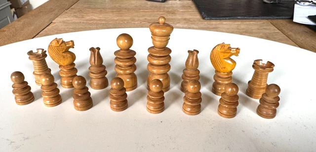 QUALITY ANTIQUE / VINTAGE ST GEORGE PATTERN BOXWOOD CHESS SET + BOX ...