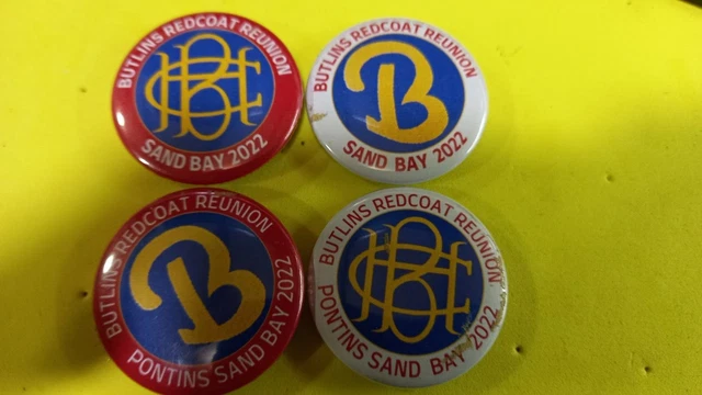 (R3) JOB LOT x4 BUTLINS RED COAT REUNION. SAND BAY 2022 £8.00 - PicClick UK