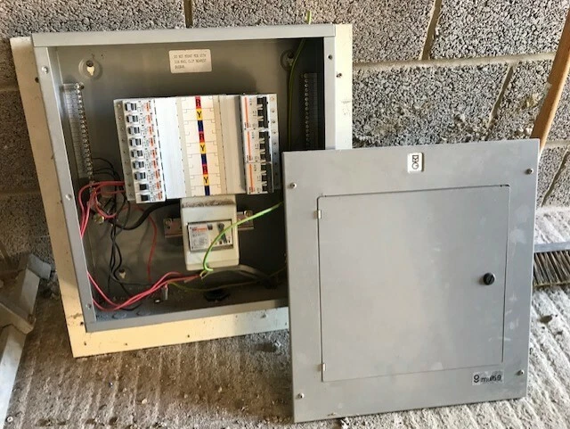 MERLIN GERIN MULTI9 Distribution Board 3 phase £23.87 - PicClick UK