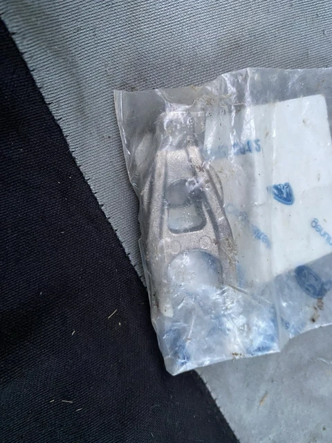 FORD FIESTA MK7 Fuel Injector System Clamp 2429669 AV6Q-9L535-DA NEW ...