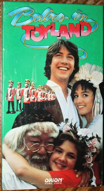 BABES IN TOYLAND (vhs) Drew Barrymore, Keanu Reeves, Pat Morita. Selten ...