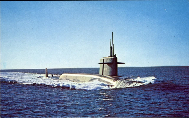 SOUS-MARIN DE TIR de missiles USS THOMAS A EDISON SSBN-610 ~ marine ...
