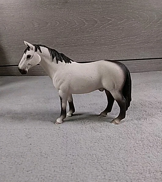 SCHLEICH WHITE HANOVERIAN STALLION Horse 2008 Retired - Animal Figure ...