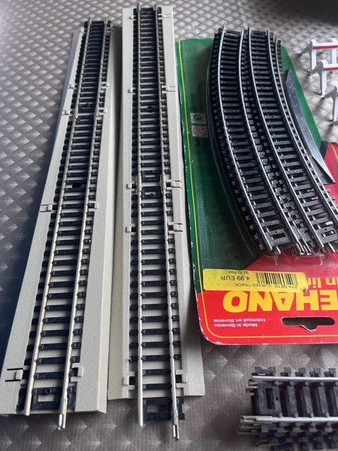 MODÉLISME FERROVIAIRE: LOT de rails, aiguillages, transformateur Jouef et décors EUR 12,00 ...