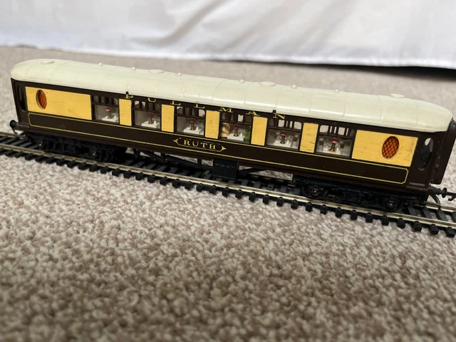 TRIANG [HORNBY] R228 BR PULLMAN 1st CLASS PARLOUR CAR COACH 'RUTH' £1. ...